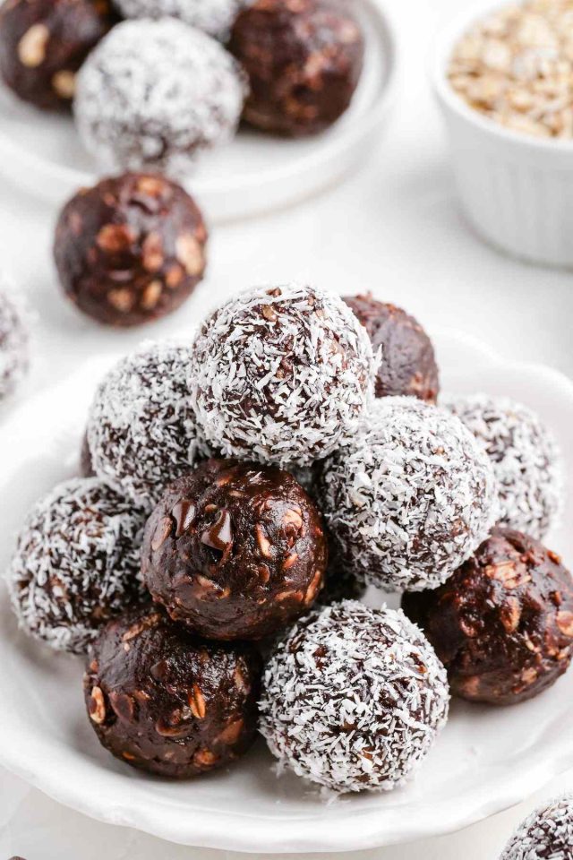 Coconut Chocolate Balls (quick, easy protein balls!) - Texanerin Baking