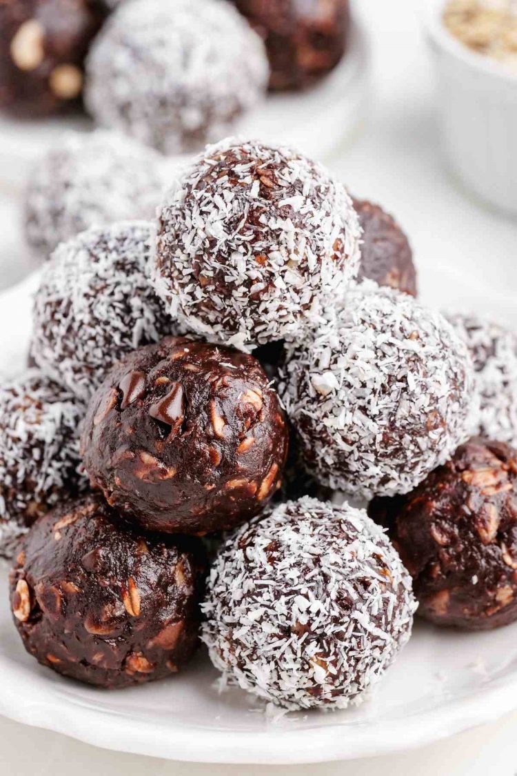 Coconut Chocolate Balls (quick, easy protein balls!) - Texanerin Baking