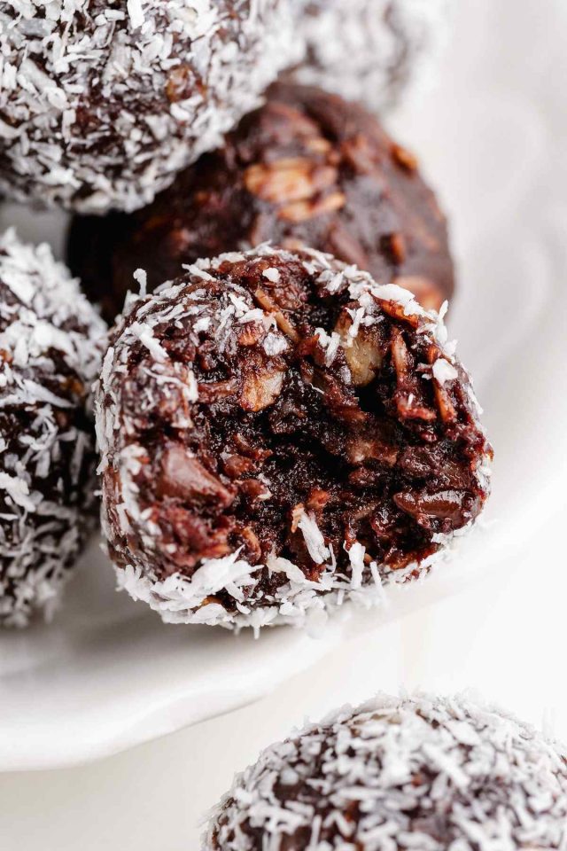 Coconut Chocolate Balls (quick, easy protein balls!) - Texanerin Baking
