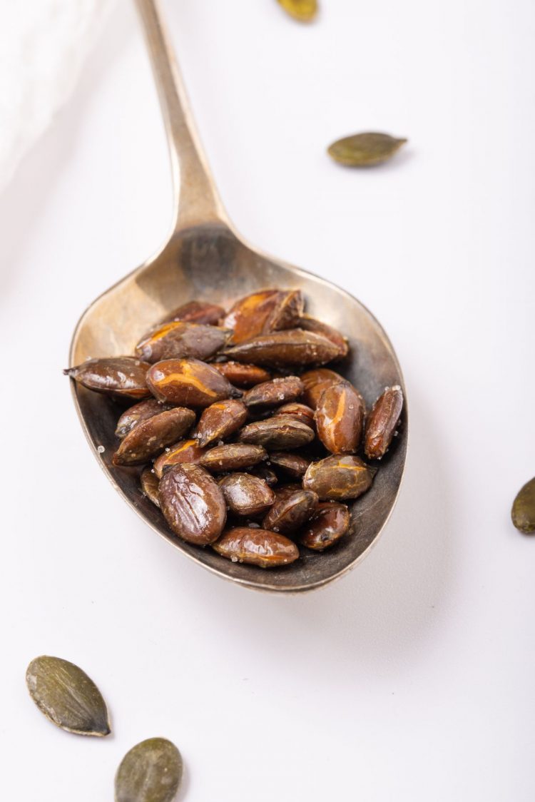 Roasted Pepitas (so quick, easy and poppable!) - Texanerin Baking