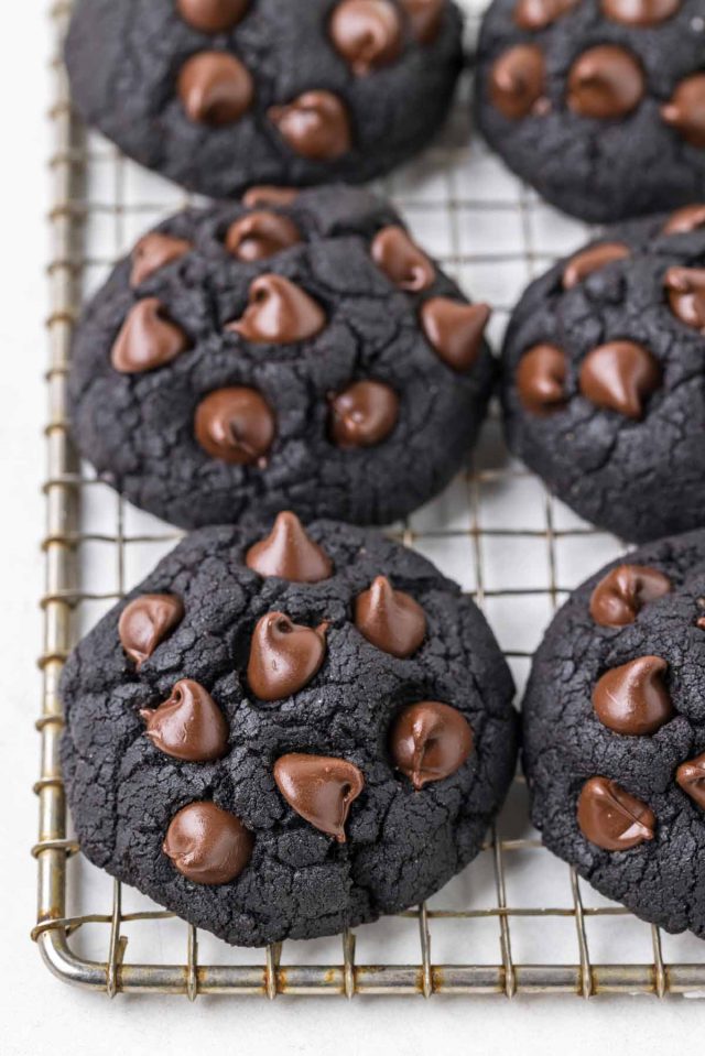 Black Cookies - Texanerin Baking