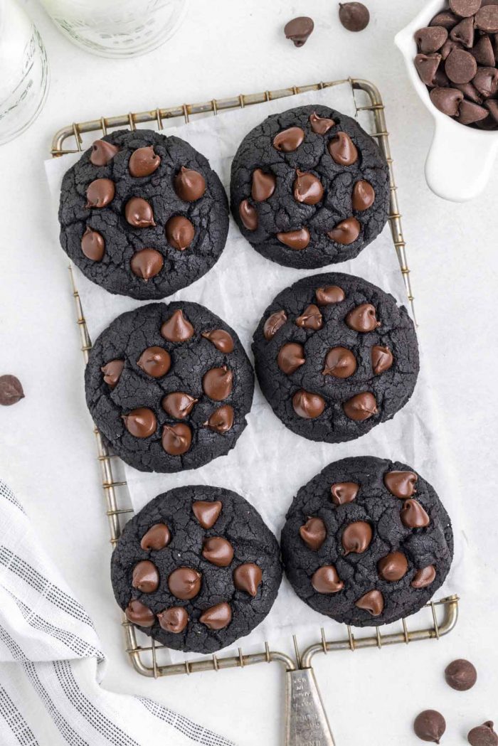 Black Cookies - Texanerin Baking