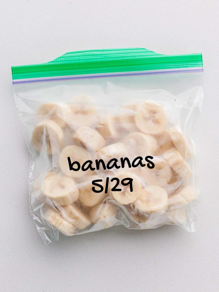 Frozen Bananas (2 easy methods) - Texanerin Baking