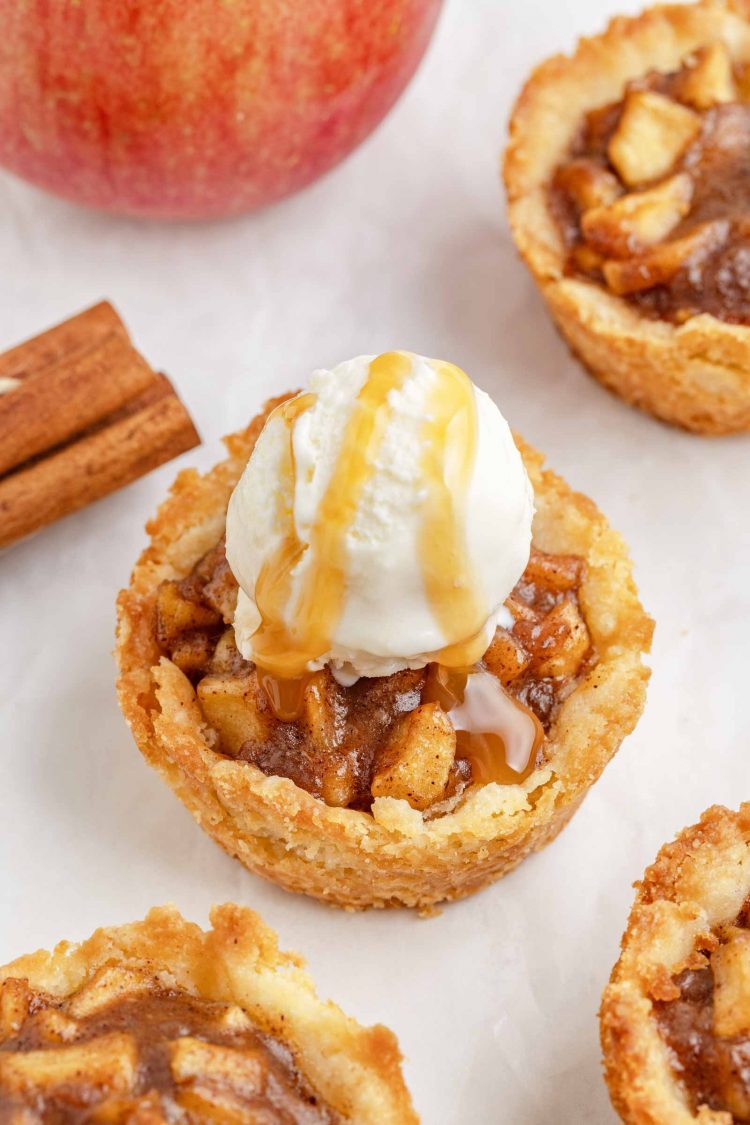 Apple Tartlets (with cupcake pan or tartlet pans!) - Texanerin Baking